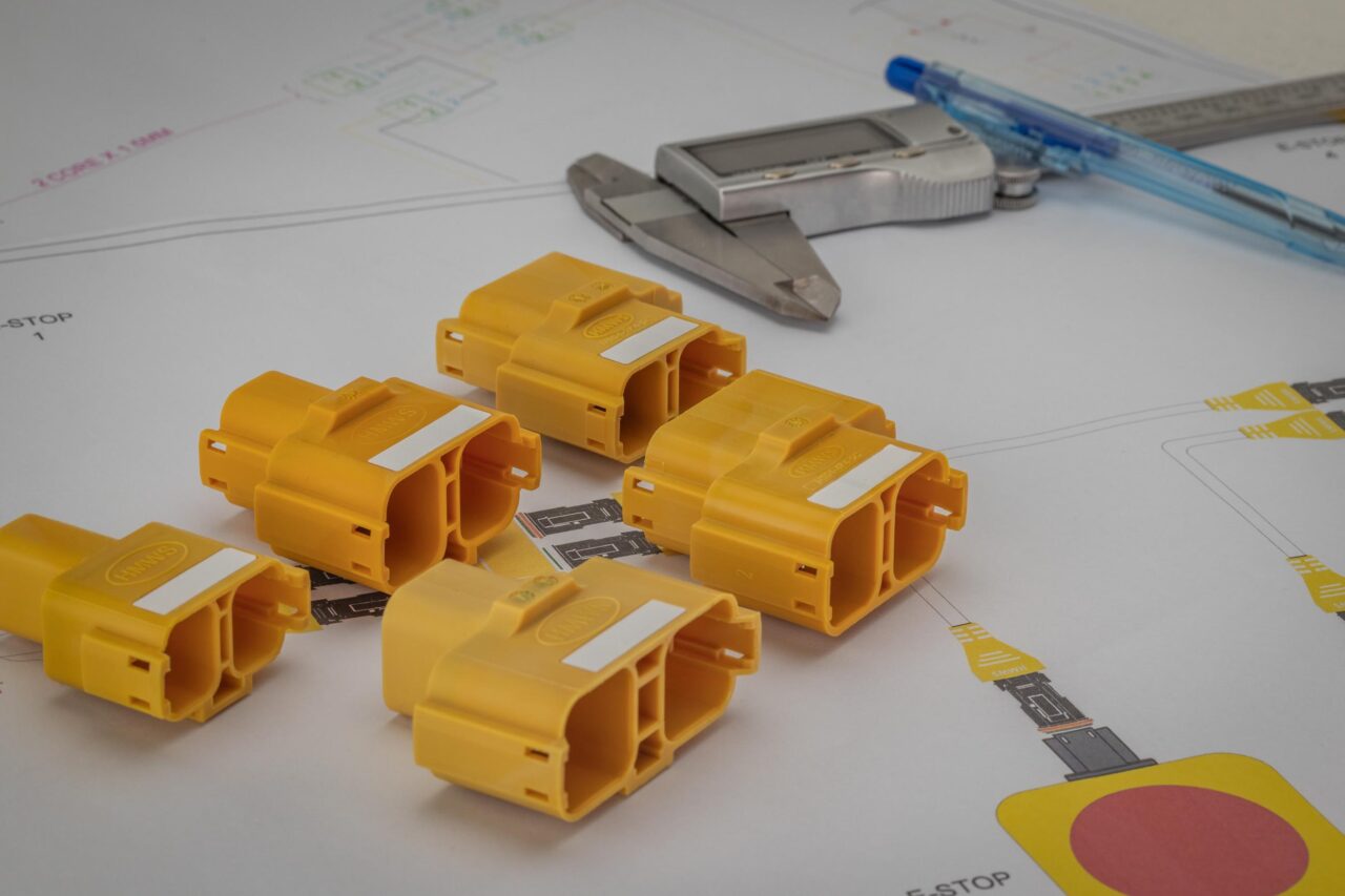 MT Series E-Stop Series Splitters - HMWS Group